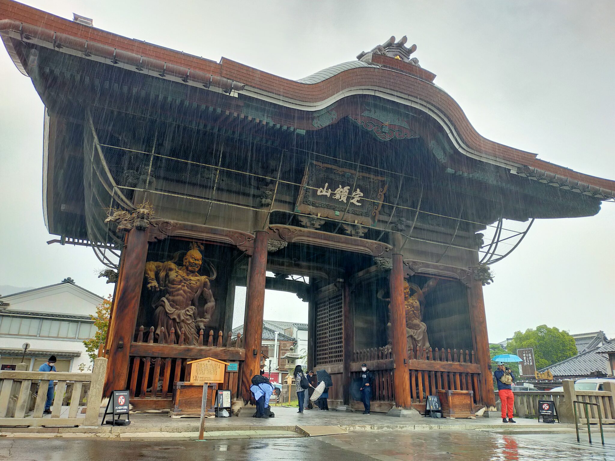 「善光寺」は雨でも楽しめます 【JR東日本パス】1泊2日でめぐる長野県 1日目④ | 仙台発 伊達マイラー LiCo（りこ）